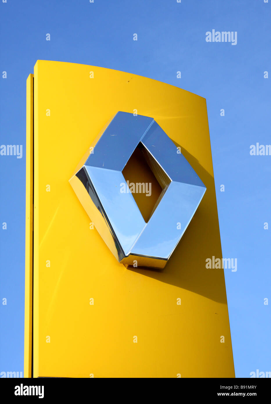 Renault badge hi-res stock photography and images - Alamy