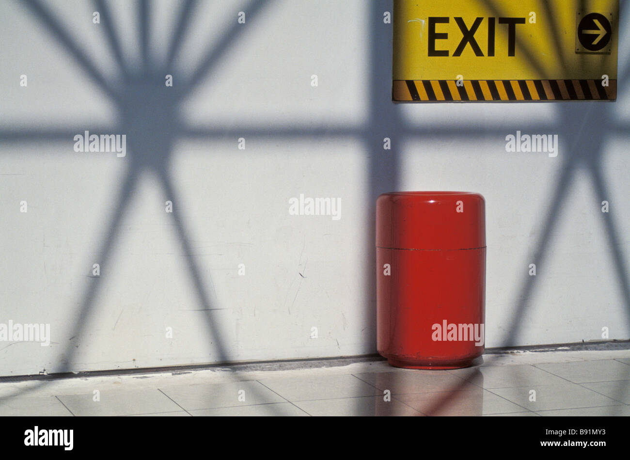 Exit sign airport terminal Stock Photo - Alamy
