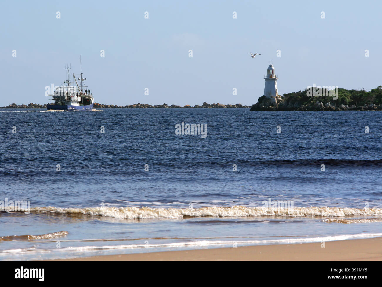 Fishing trawler heading out to sea hi-res stock photography and images ...