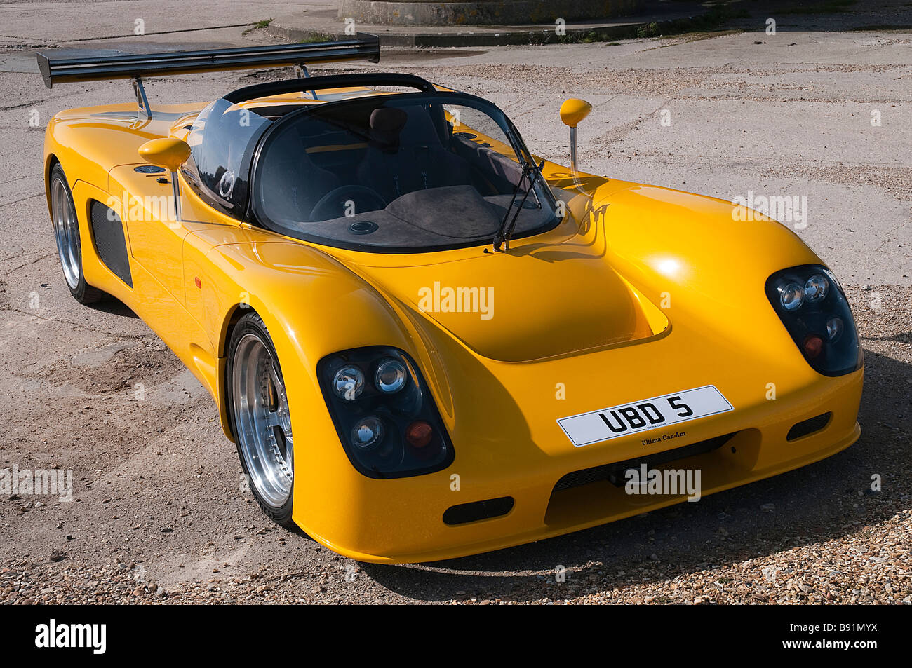 Yellow ultima car hi-res stock photography and images - Alamy