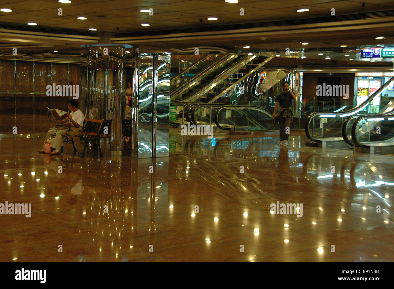 China Ferry Terminal, Hong Kong Stock Photo - Alamy