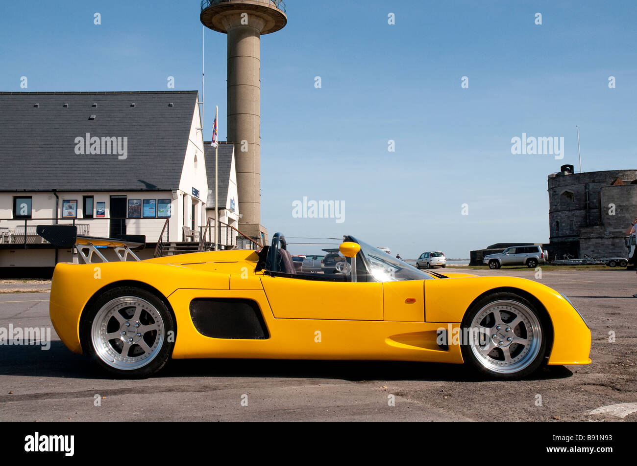 Yellow ultima car hi-res stock photography and images - Alamy
