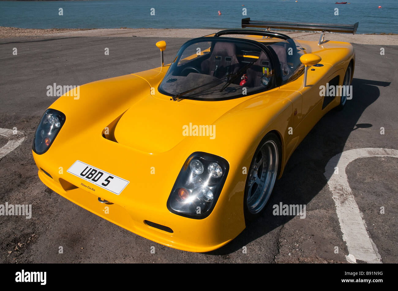Yellow ultima car hi-res stock photography and images - Alamy