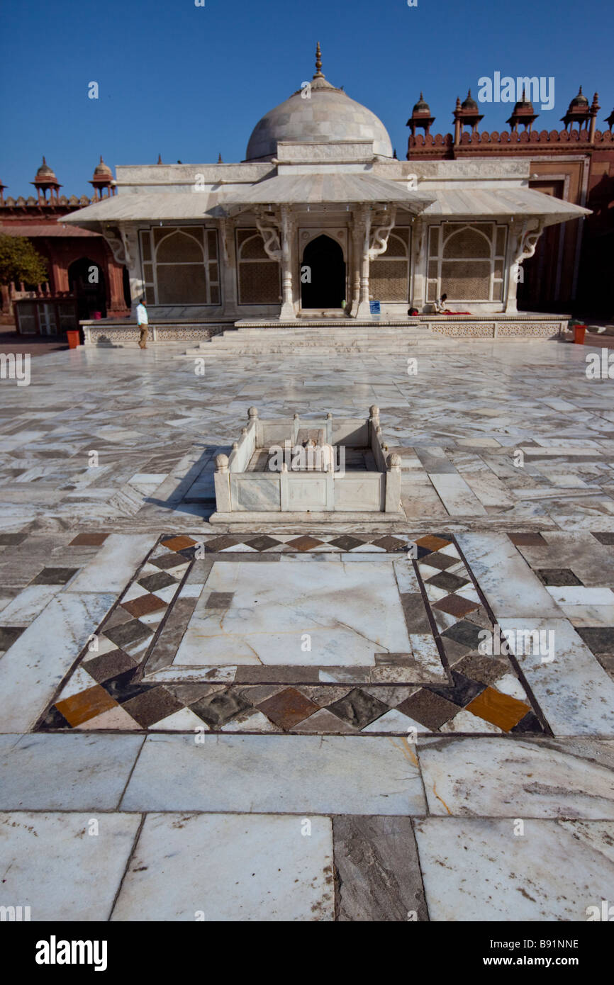 Sheikh Salim Chishti Tomb inside the Friday Mosque in Fatehpur Sikri ...