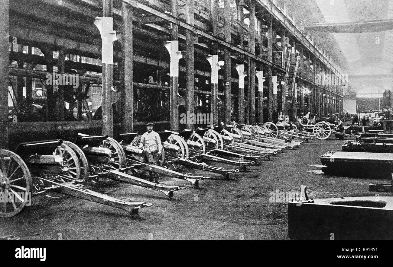 Cannon production room at Putilov plant Stock Photo - Alamy