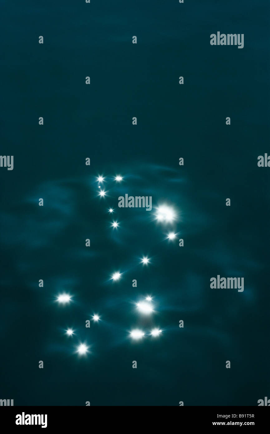 Infinite reflection hi-res stock photography and images - Alamy