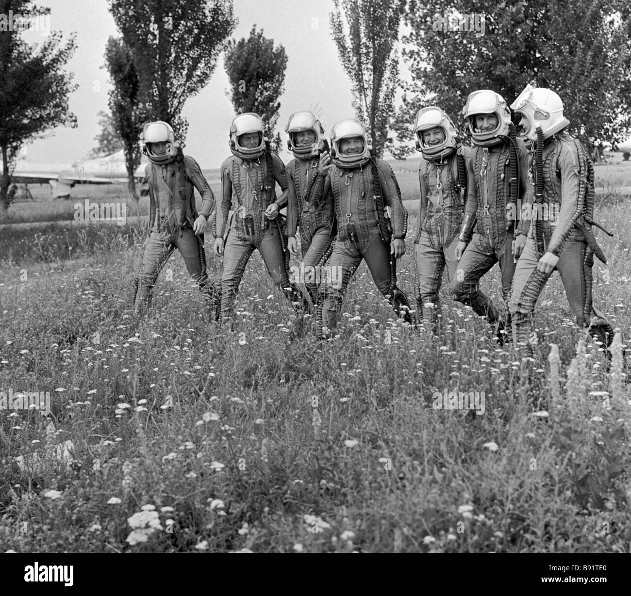 Cadets of Yeisk Pilots School going towards the planes Stock Photo - Alamy