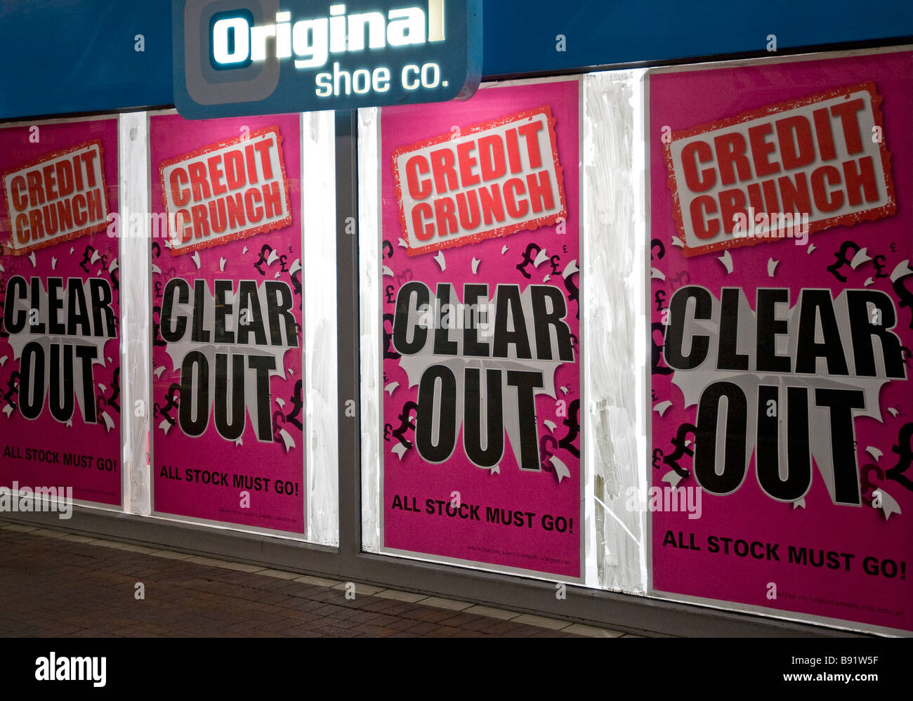 Credit Crunch Clear Out shop window sign Stock Photo - Alamy