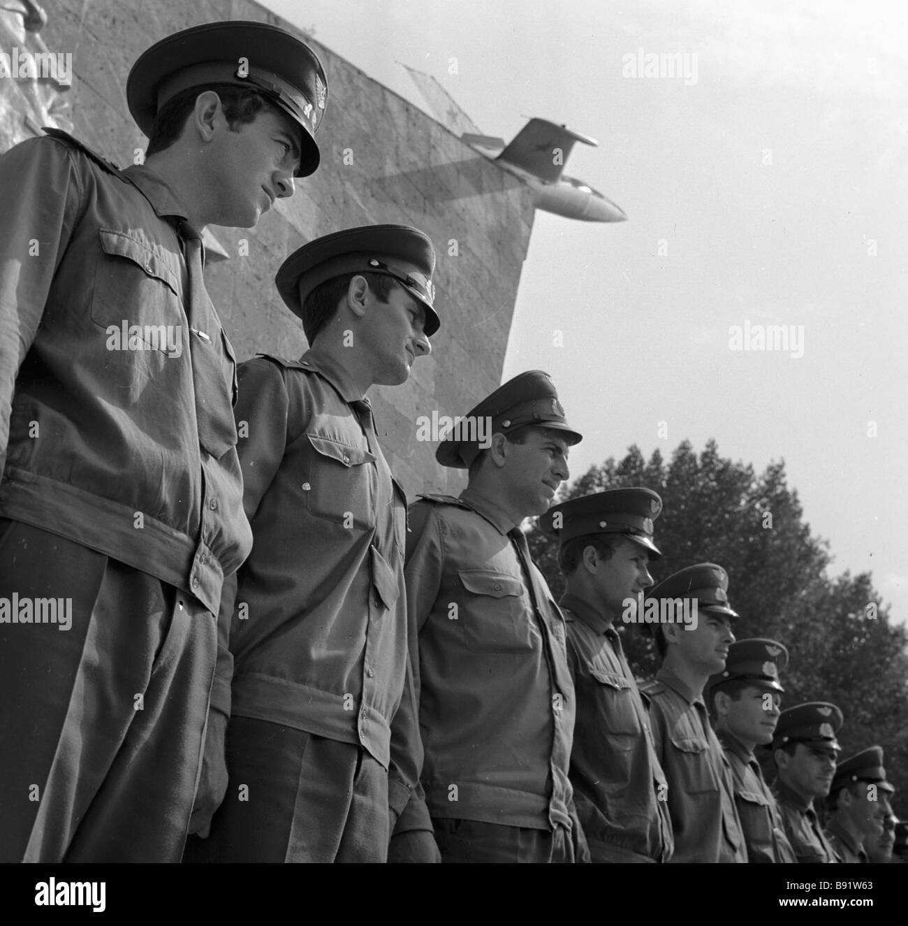 Pilots of air force unit stand in formation Stock Photo - Alamy
