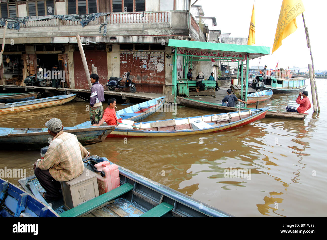 Pontianak port hi-res stock photography and images - Alamy