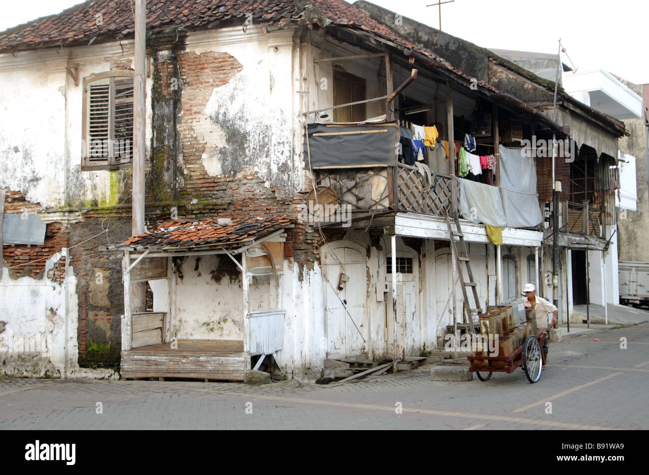 Dutch colonial house hi-res stock photography and images - Alamy