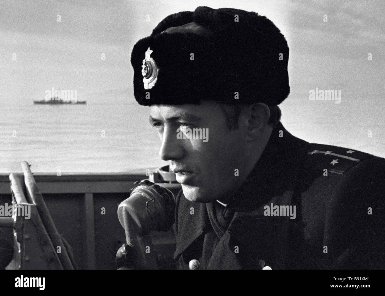 Commander gives orders during military exercise Stock Photo - Alamy