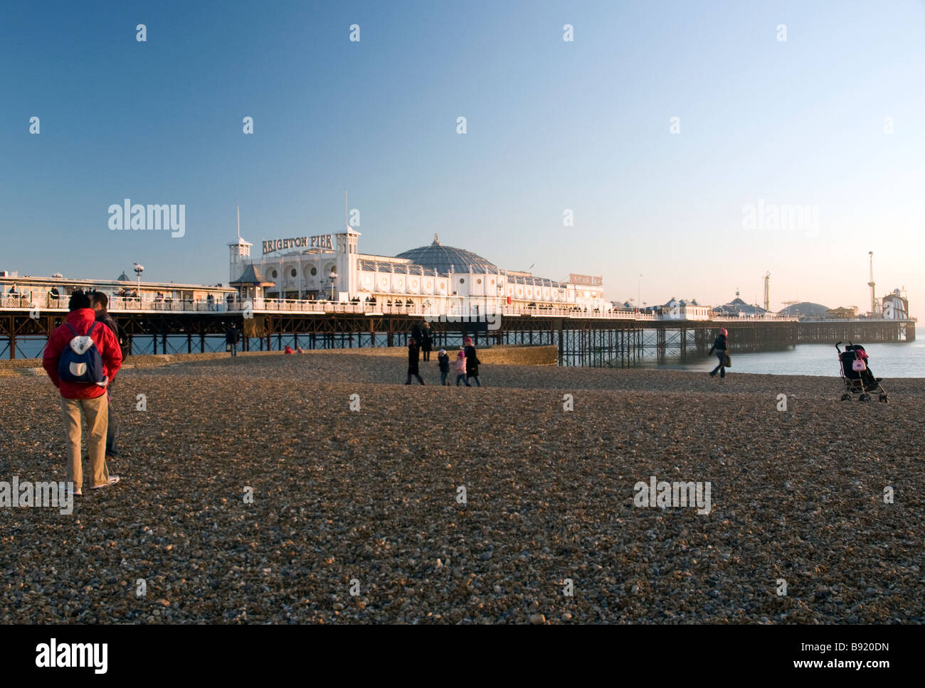 Winter on brighton beach hi-res stock photography and images - Alamy