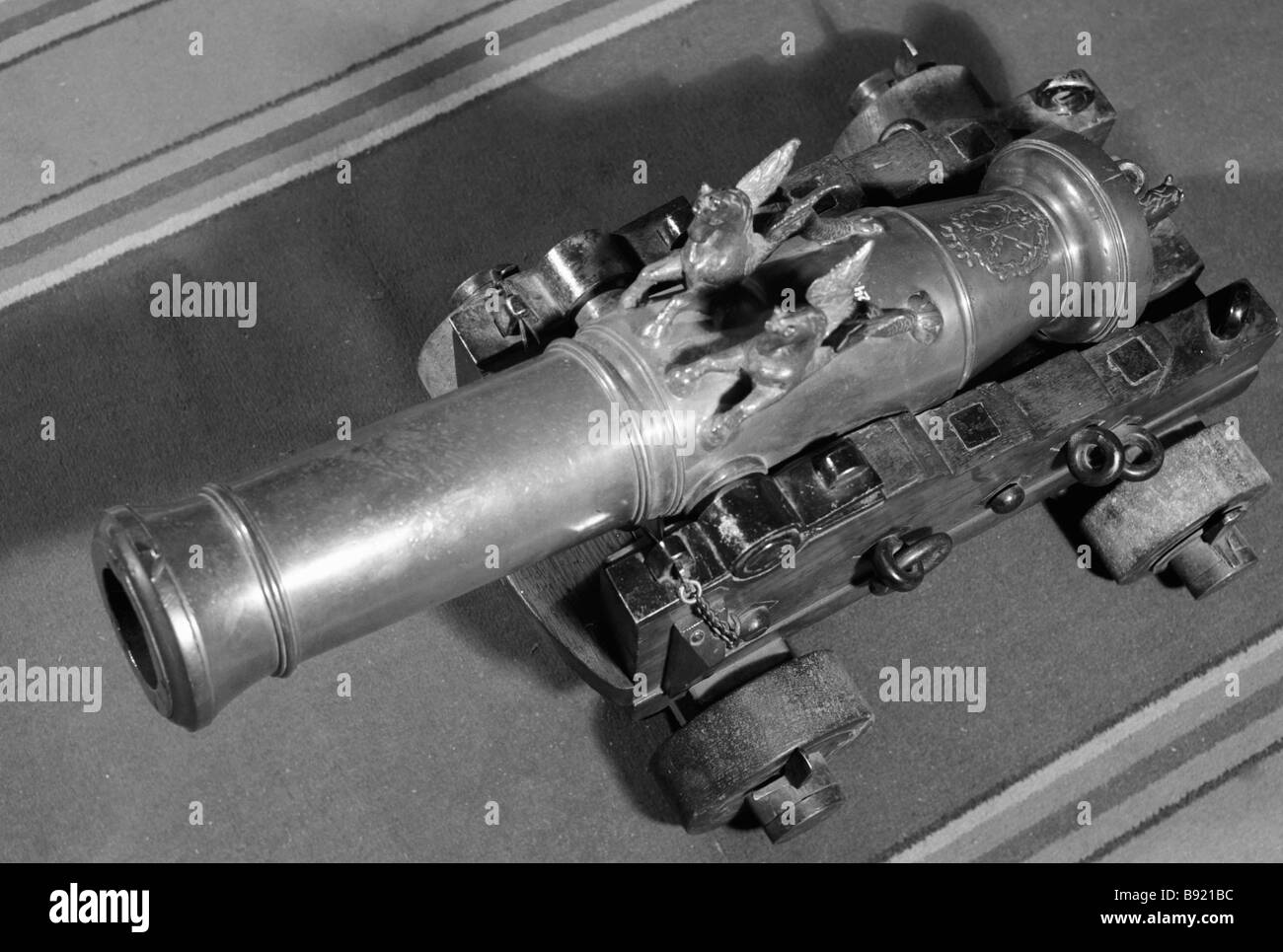 Unicorn howitzer Central Naval Museum St Petersburg Stock Photo - Alamy