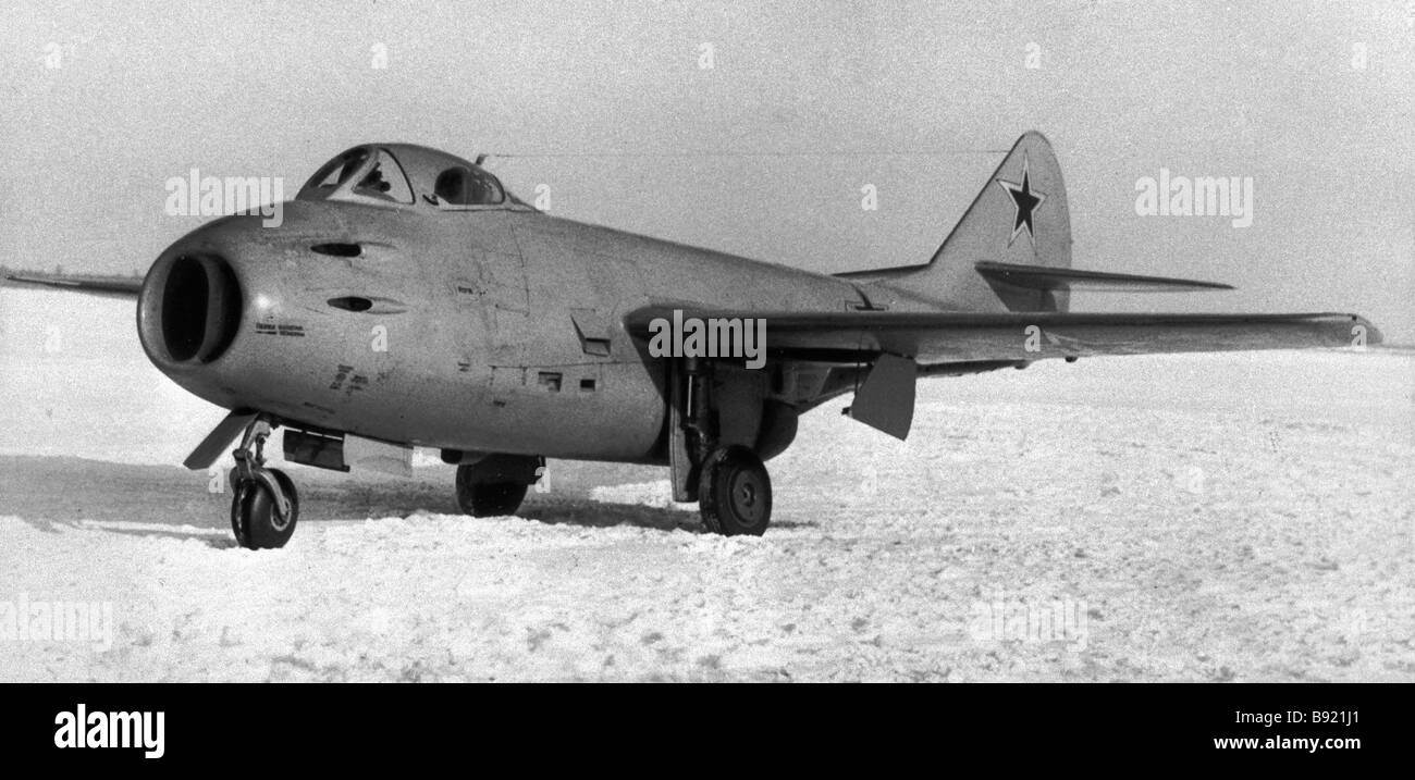 Fighter MIG 9 Fargo Stock Photo - Alamy