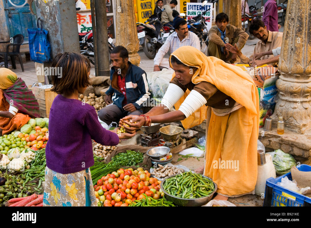 Colorful market scene in Rajasthan, India Stock Photo - Alamy