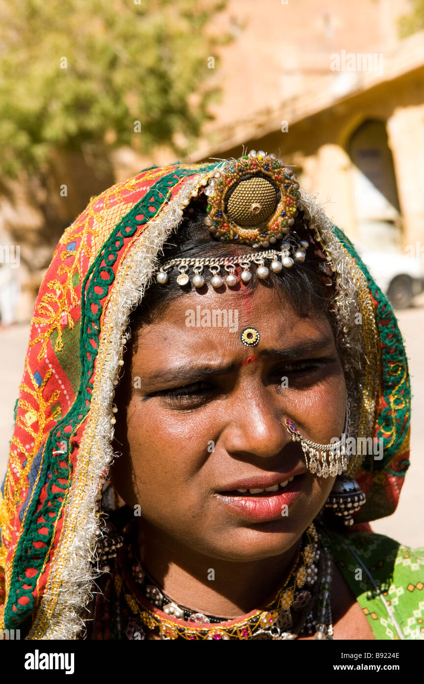Portrait of a beautiful Rajasthani woman Stock Photo - Alamy