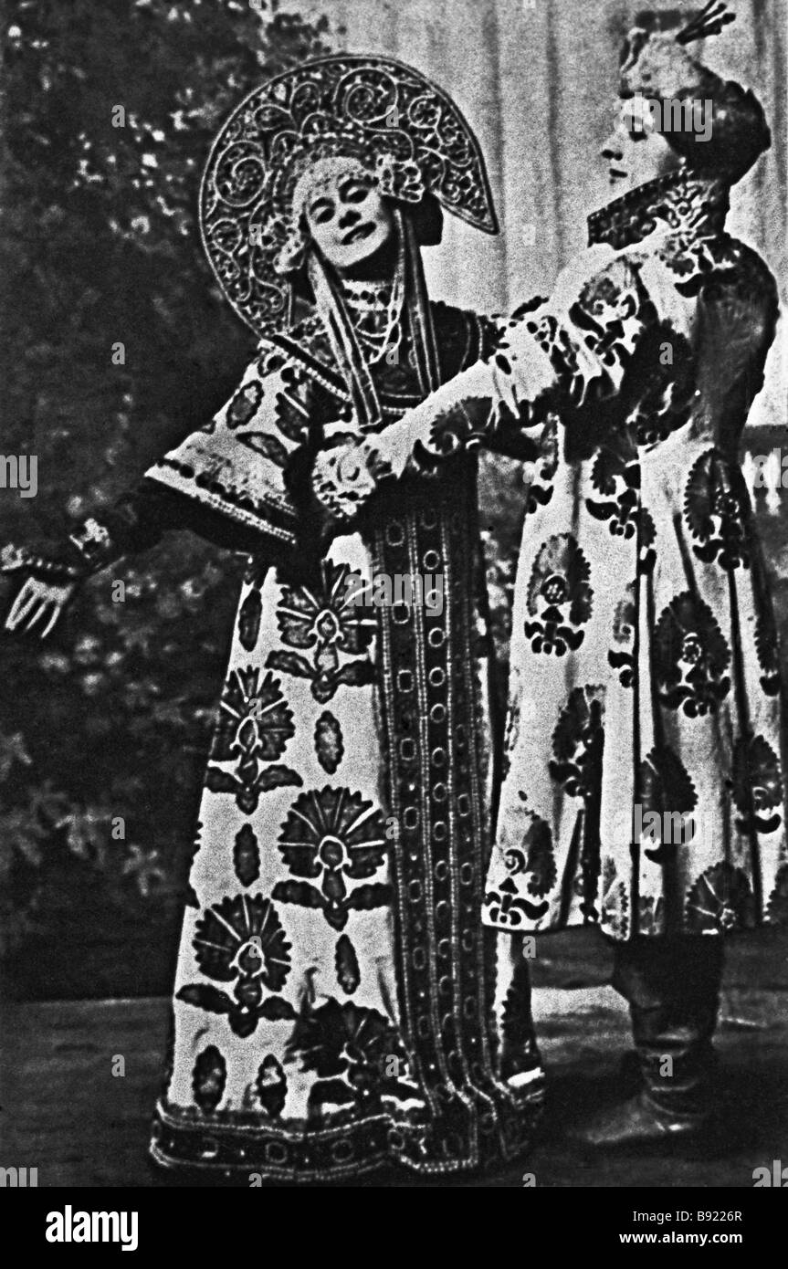 Ballet dancer Anna Pavlova and her partner Mikhail Mordkin lead dancer at the Bolshoi Theater ...