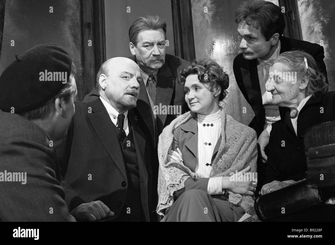 Actors Boris Smirnov as Vladimir Lenin second from right Maxim Gorky s ...