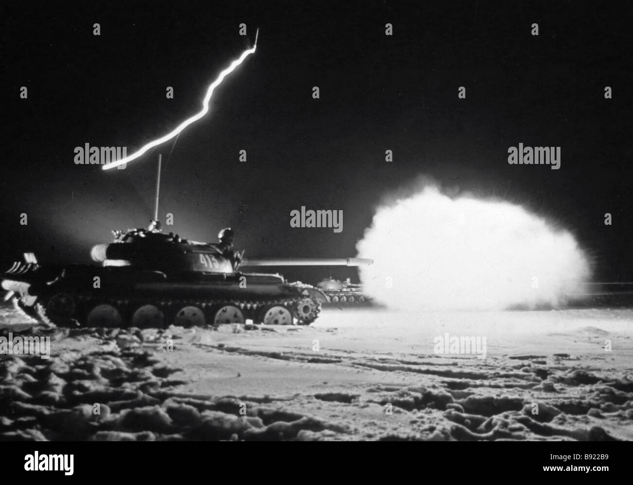 Tanks fire during the night exercise Stock Photo - Alamy