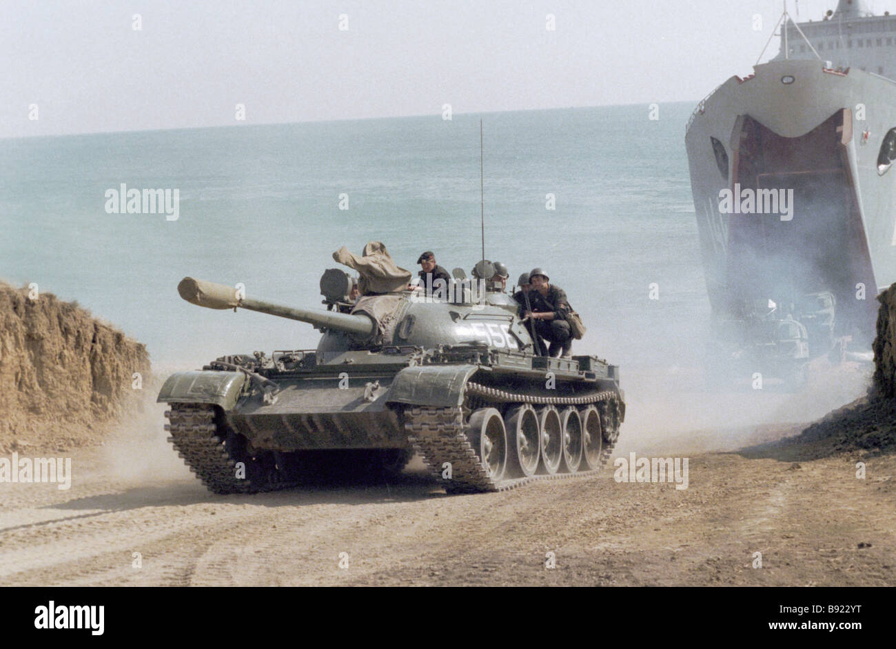 Tanks rolling out on to the shore from the ship s hold Stock Photo - Alamy