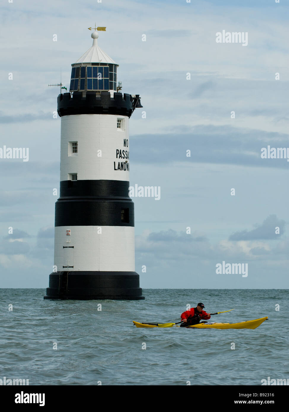 Sea kayak uk hi-res stock photography and images - Alamy