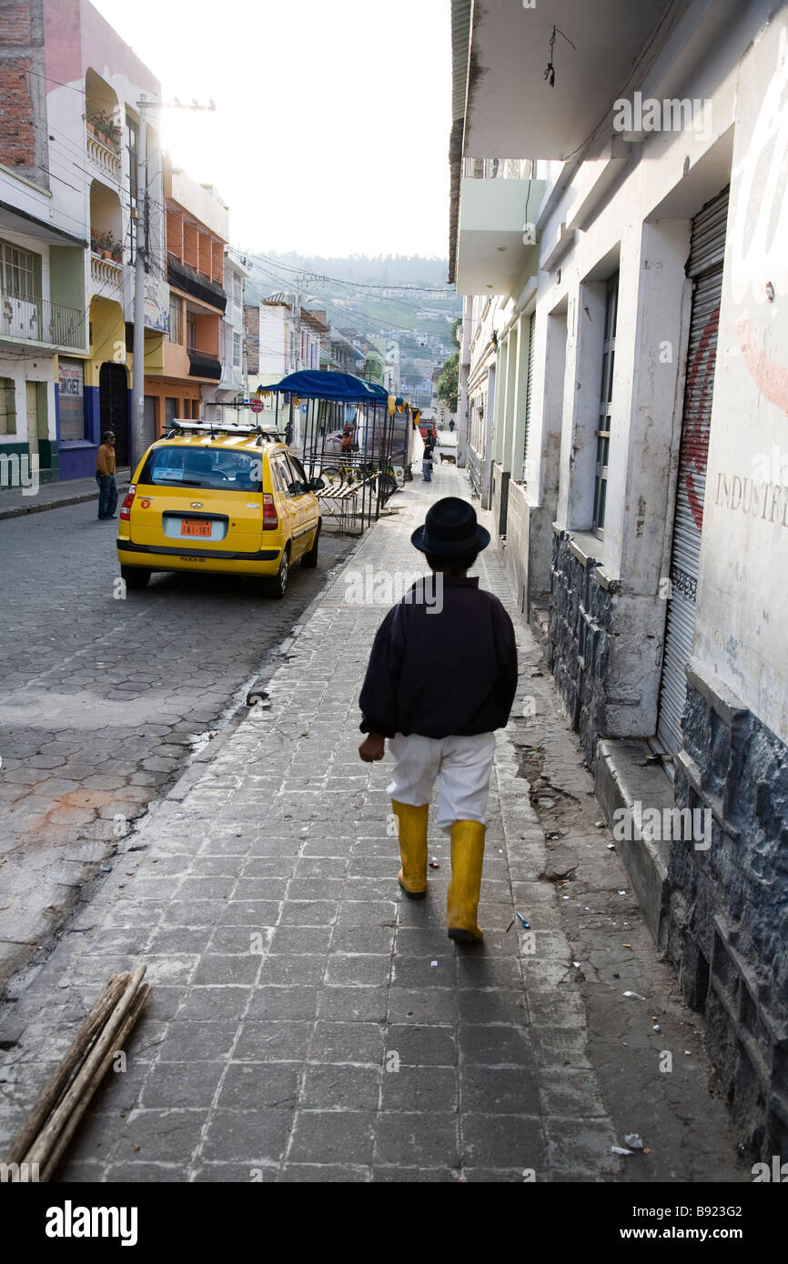 Traditional ecuadorian food street hi-res stock photography and images ...