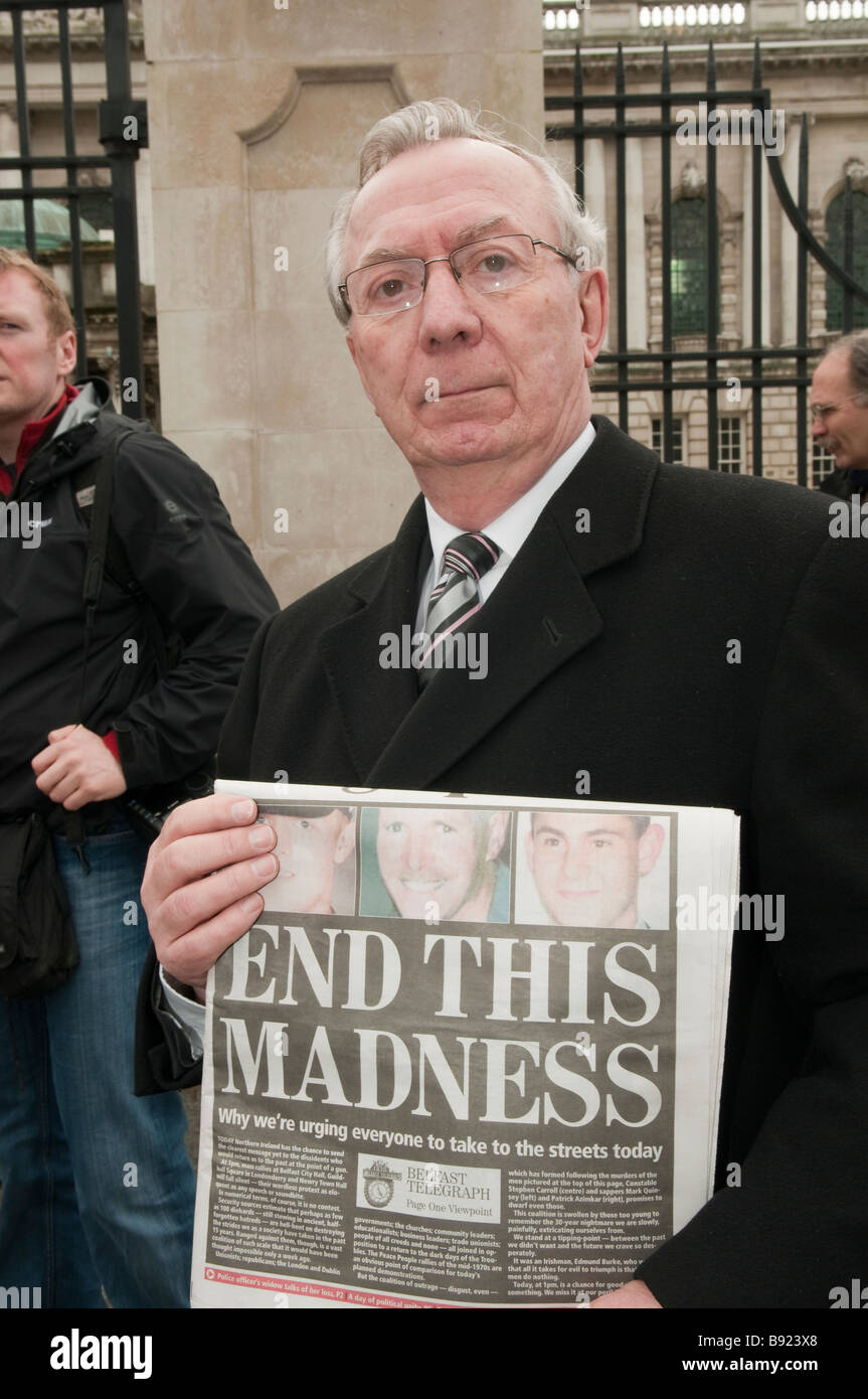 Assembly members outside stormont hi-res stock photography and images ...