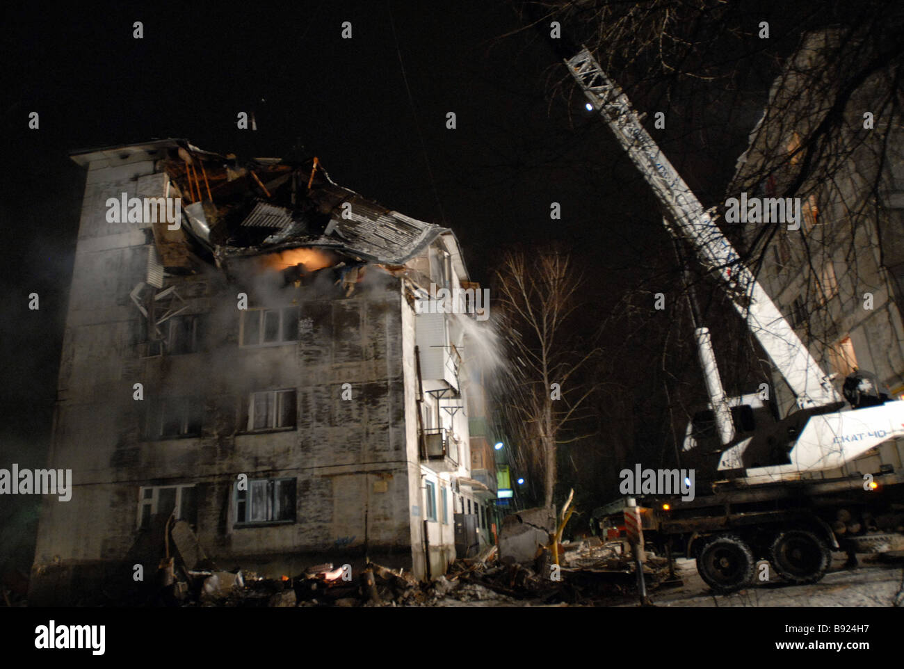 Explosion Debris Stock Photos & Explosion Debris Stock Images - Alamy