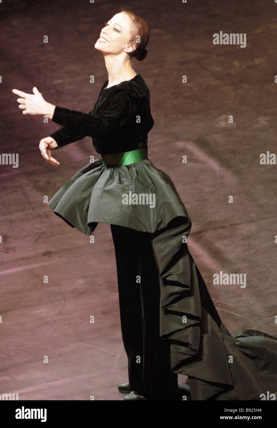 Ballet dancer Maya Plisetskaya addressing the spectators at a gala ...