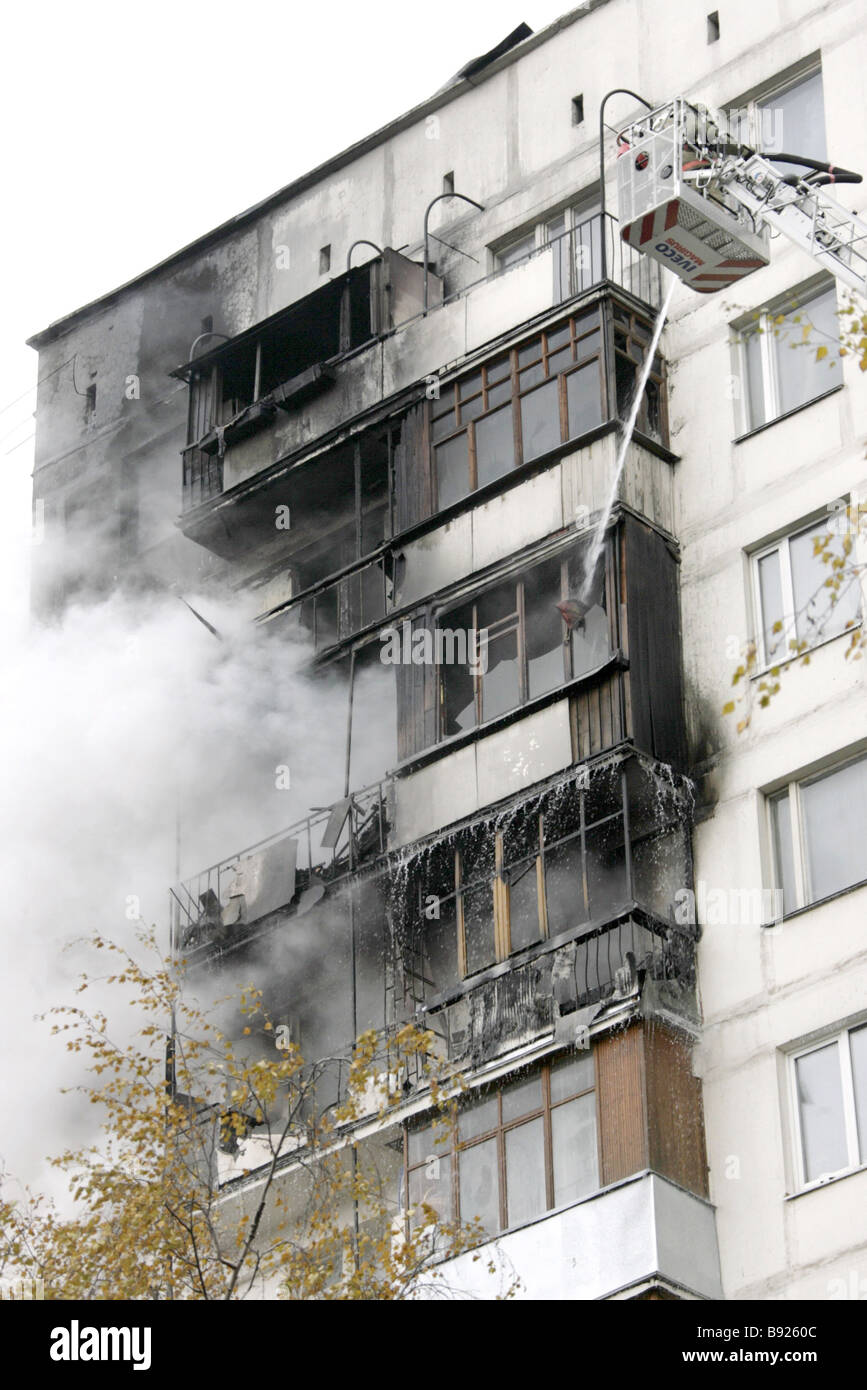Three people died in a gas explosion in an apartment building ...