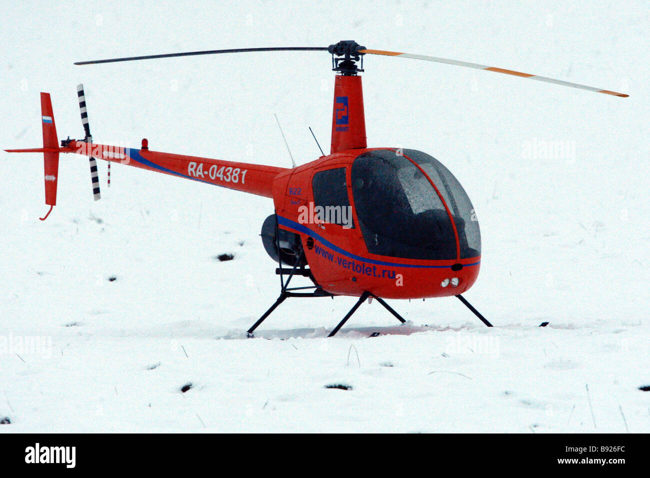 Light Robinson R22 two seater Stock Photo - Alamy