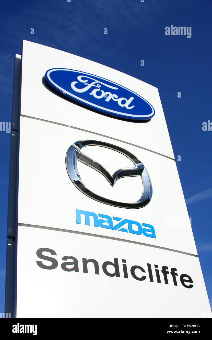 Ford dealership sign hi-res stock photography and images - Alamy