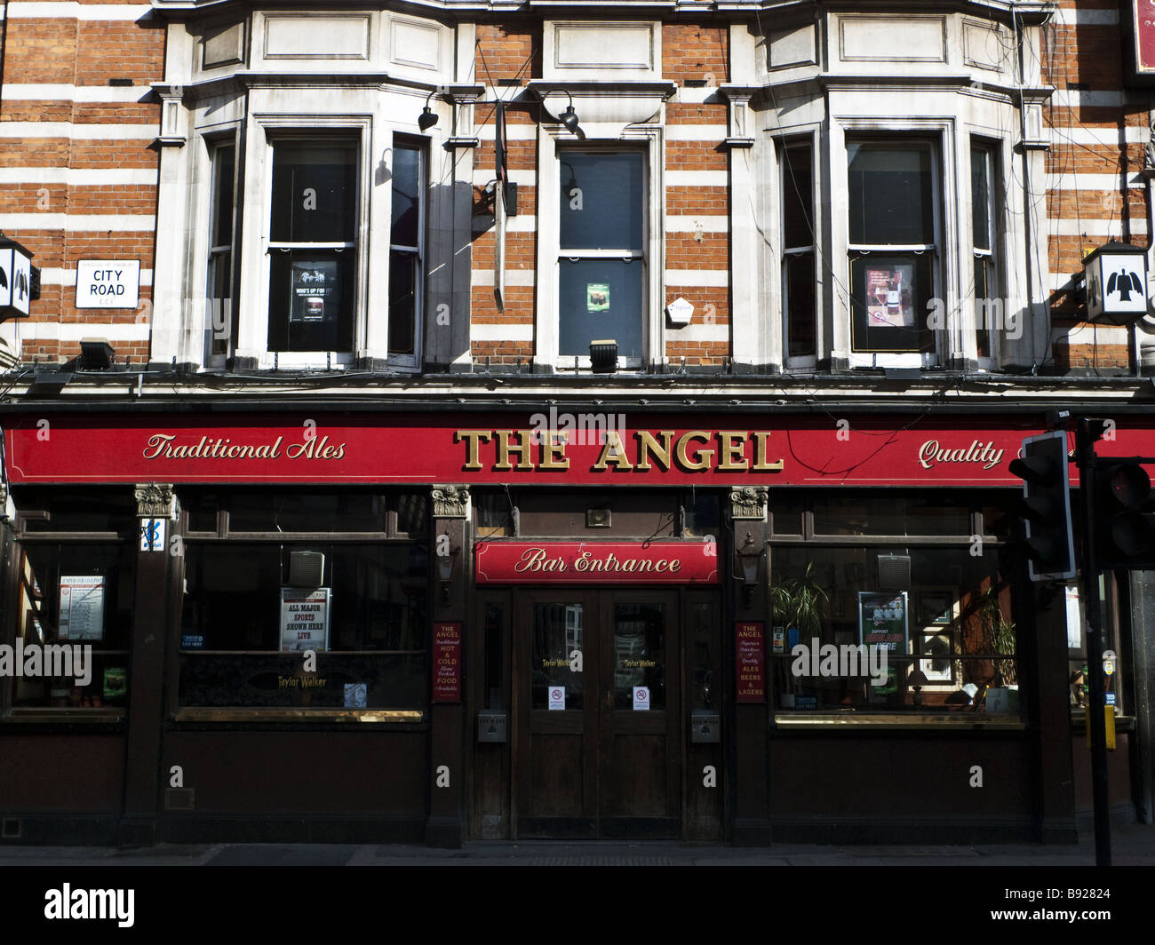 Angel city public house hi-res stock photography and images - Alamy