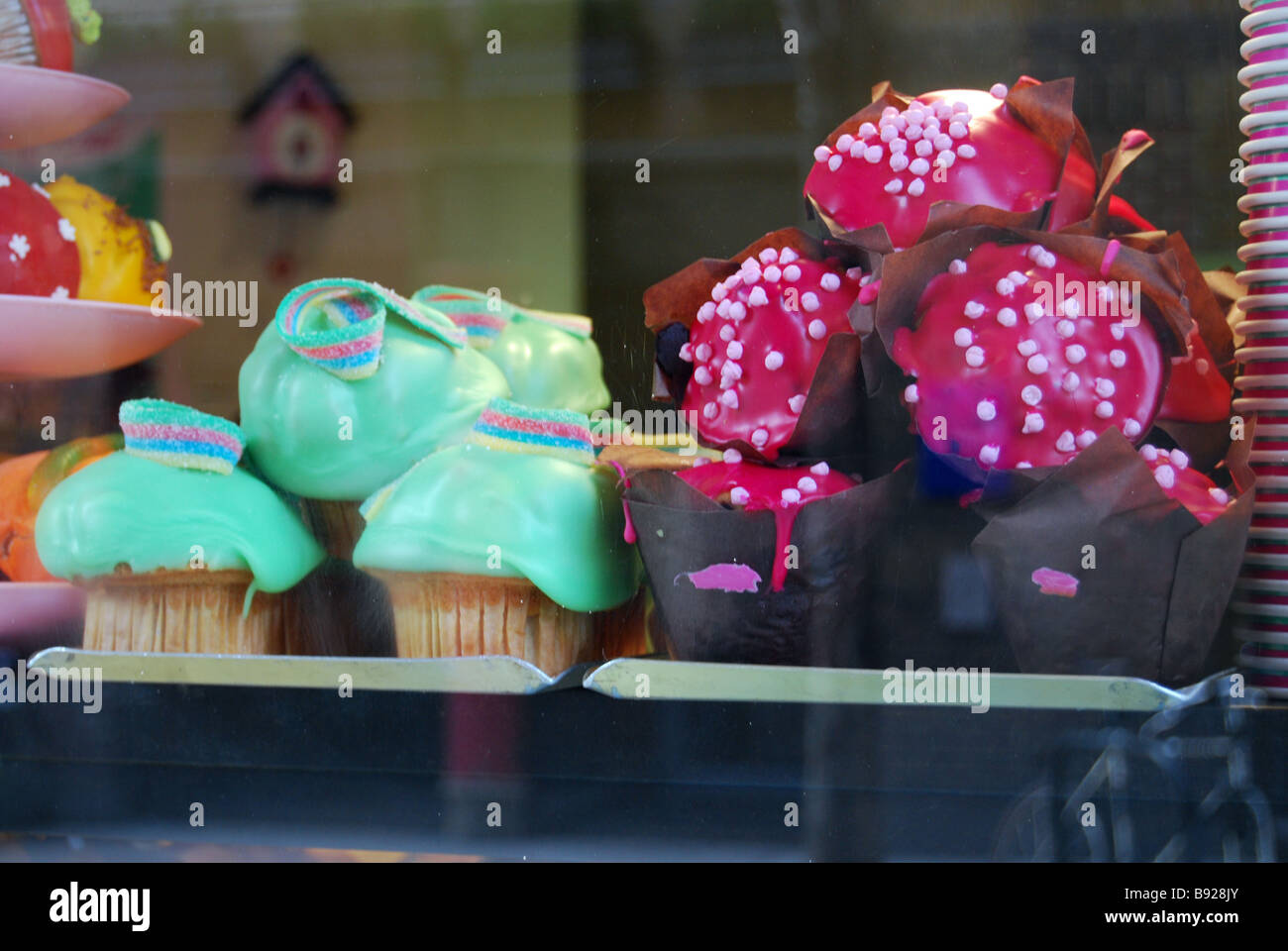 Muffins innovation cake shakes spider lovin hi-res stock photography ...