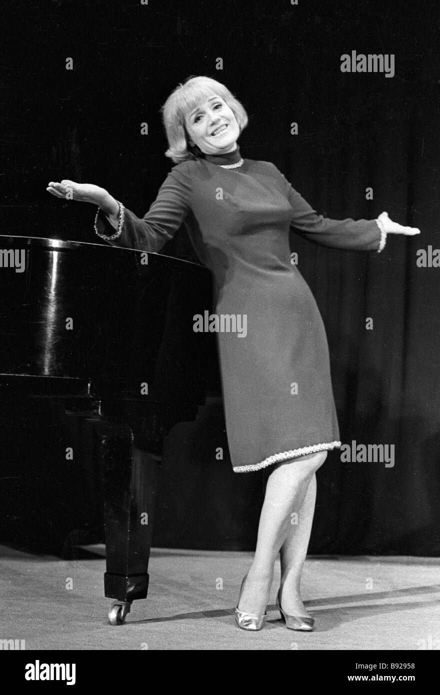 Gisela May earned renown with her renditions of Brecht Weill songs ...