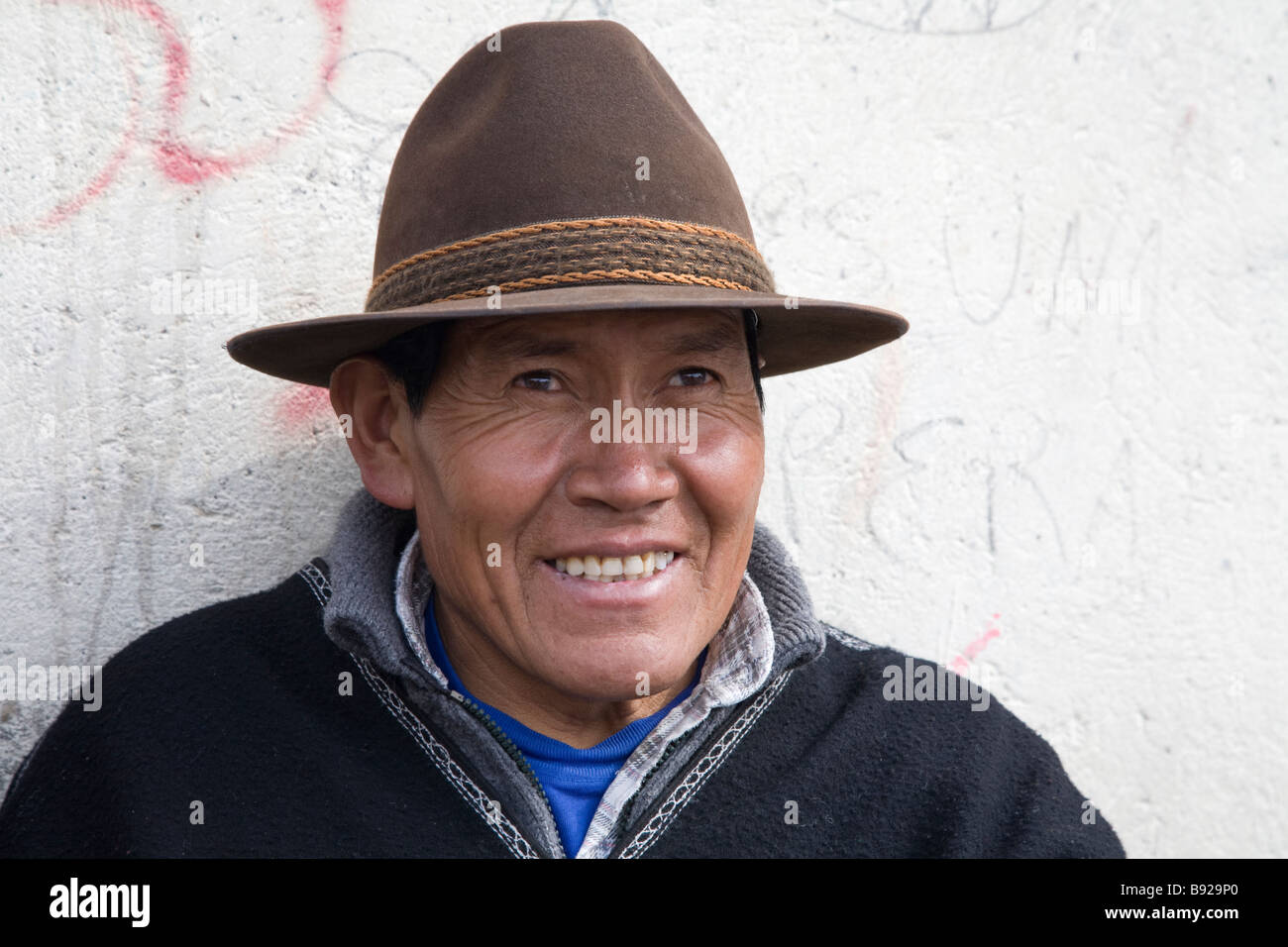 Indigenous salasaca gentleman salasaca central hi-res stock photography ...