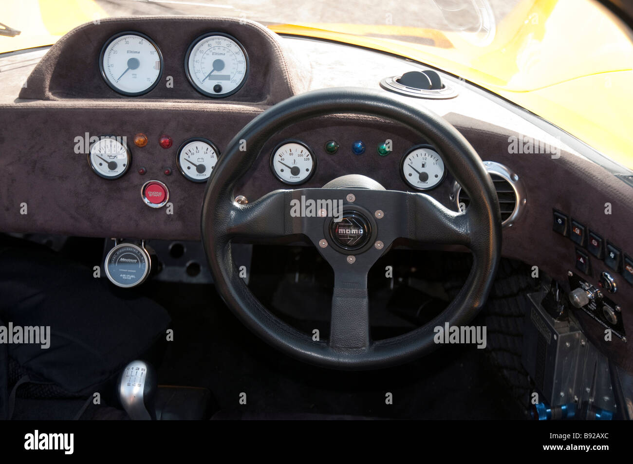 Yellow ultima hi-res stock photography and images - Alamy