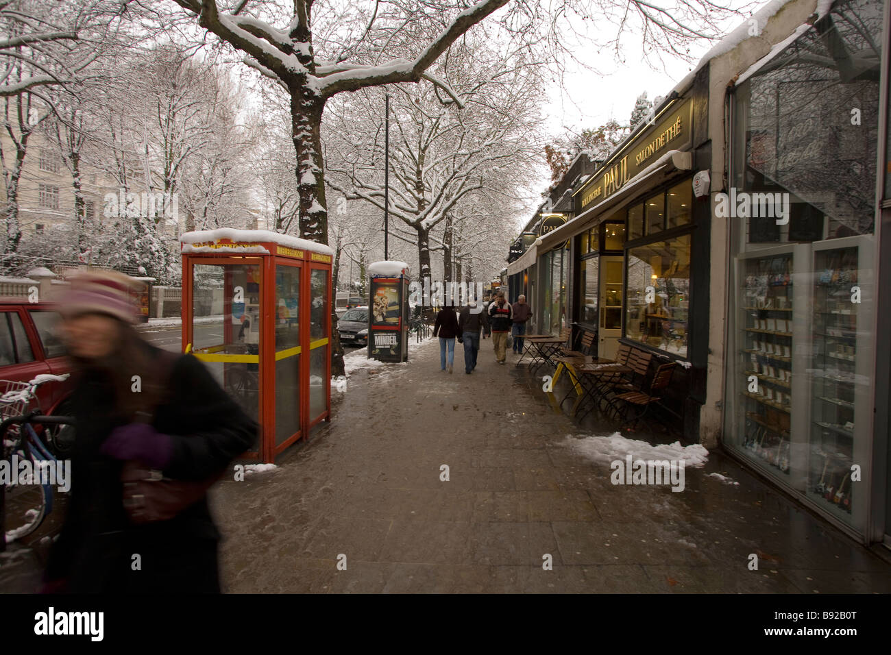 winter scenes kensington london Stock Photo - Alamy
