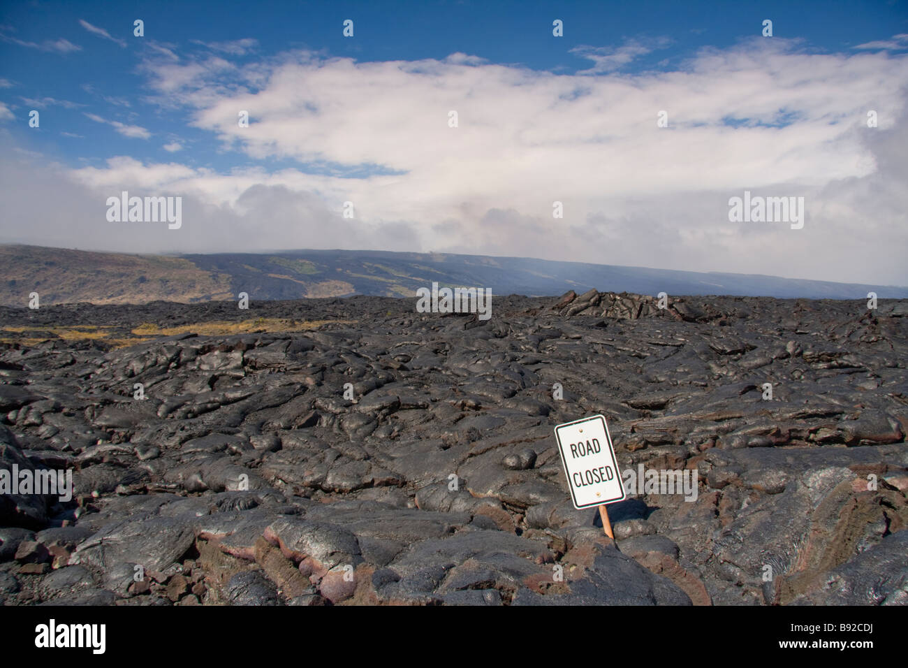 Road closed sign at the end of Chain of Craters Road - Volcanoes ...