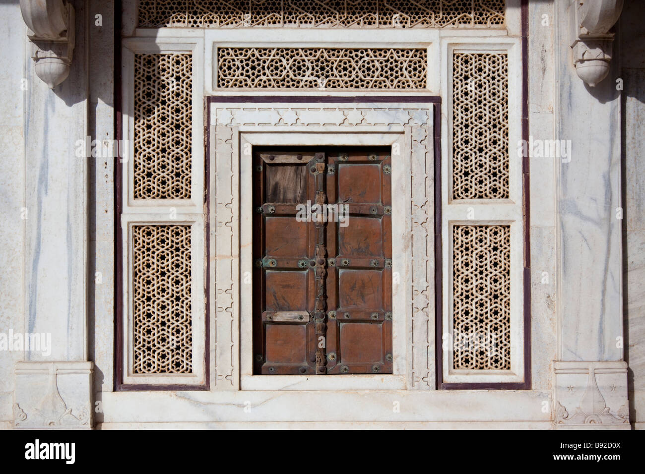 Sheikh Salim Chishti Tomb inside the Friday Mosque in Fatehpur Sikri ...