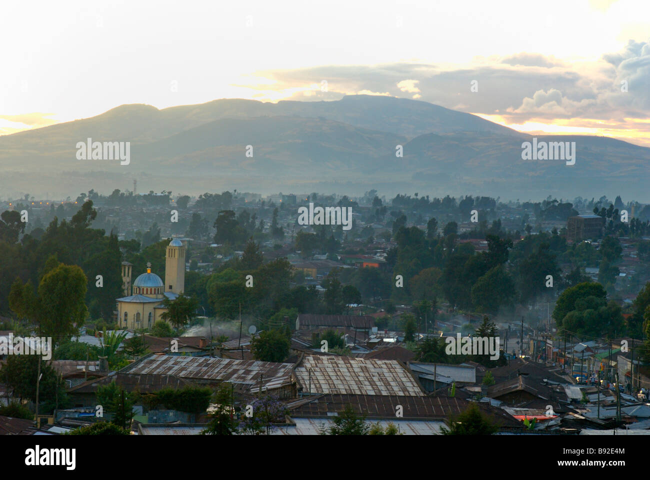 Churches and mosques hi-res stock photography and images - Alamy