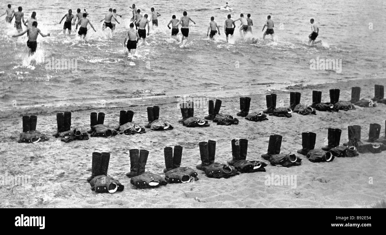 Soldiers Bathing High Resolution Stock Photography and Images - Alamy