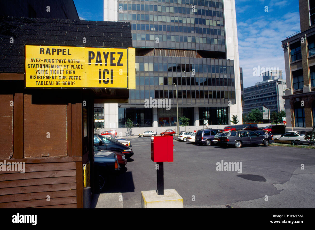 Canada parking sign hi-res stock photography and images - Alamy