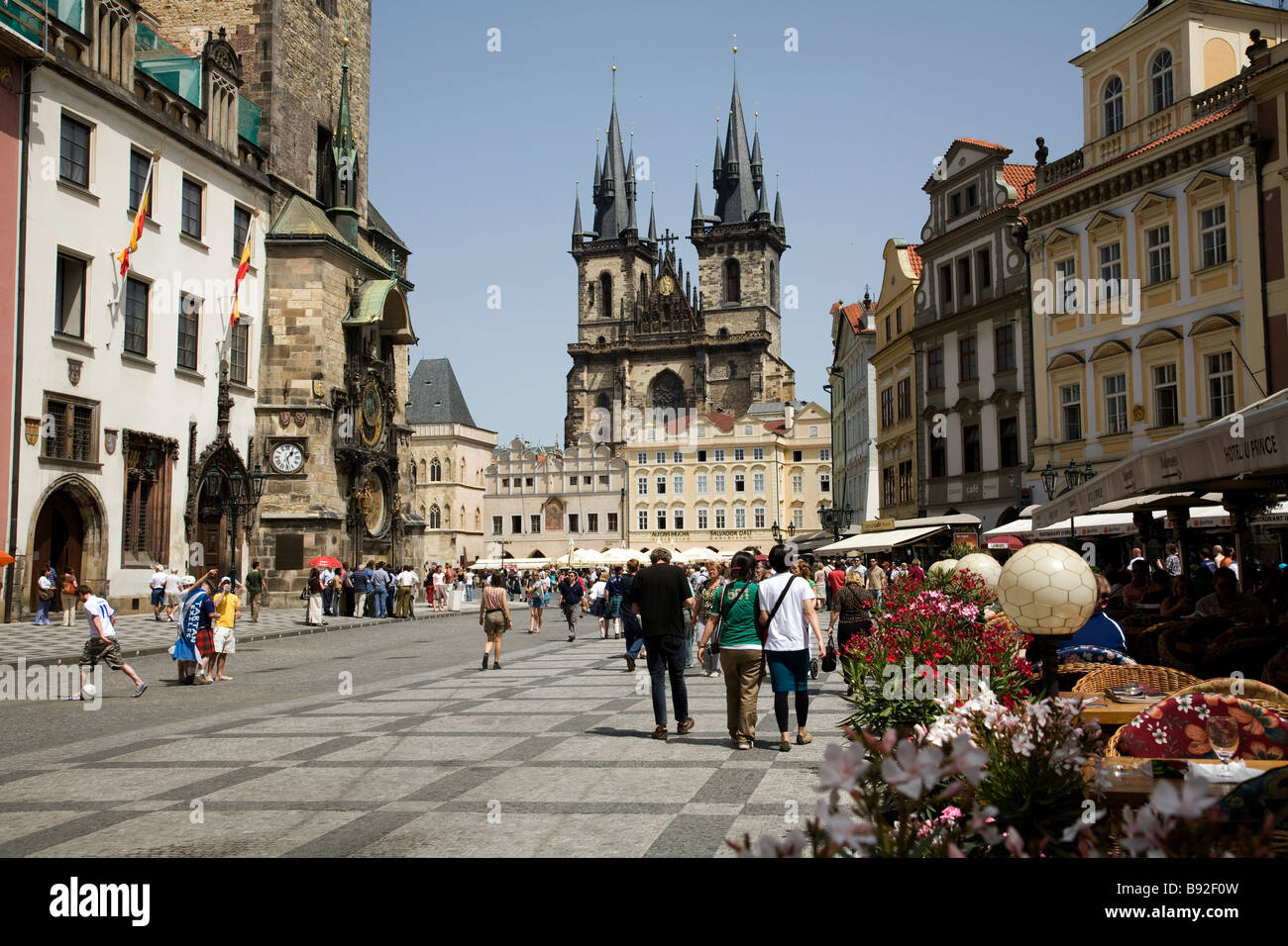 Pragues old town hi-res stock photography and images - Alamy