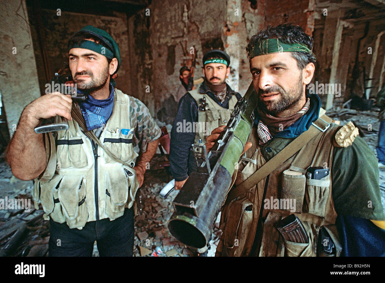 Members of armed Chechen groups who in August 1996 took part in ...