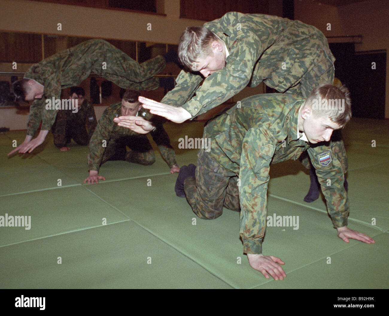 Soldiers of Presidential Regiment practice unarmed combat Stock Photo ...