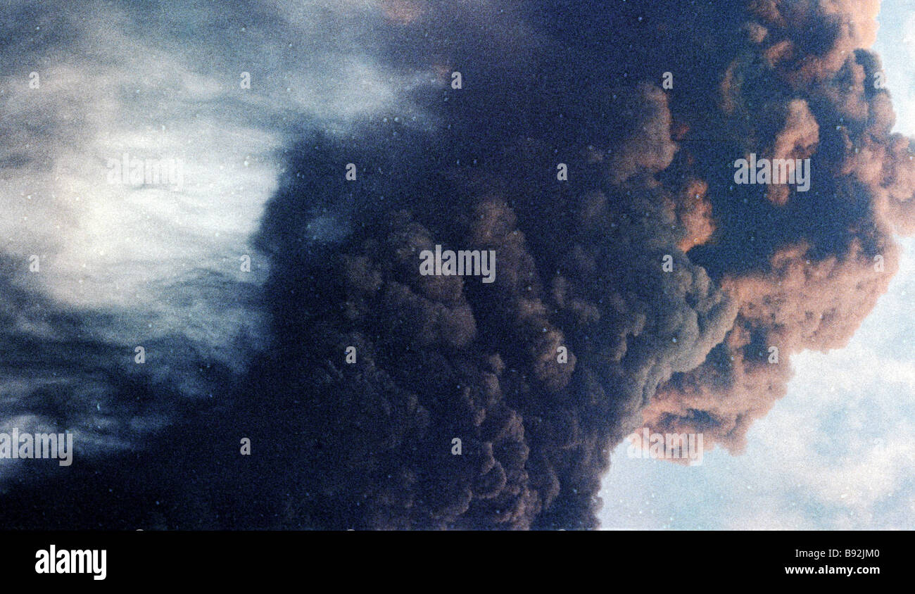Clouds of ashes in the air during a volcano eruption Stock Photo - Alamy