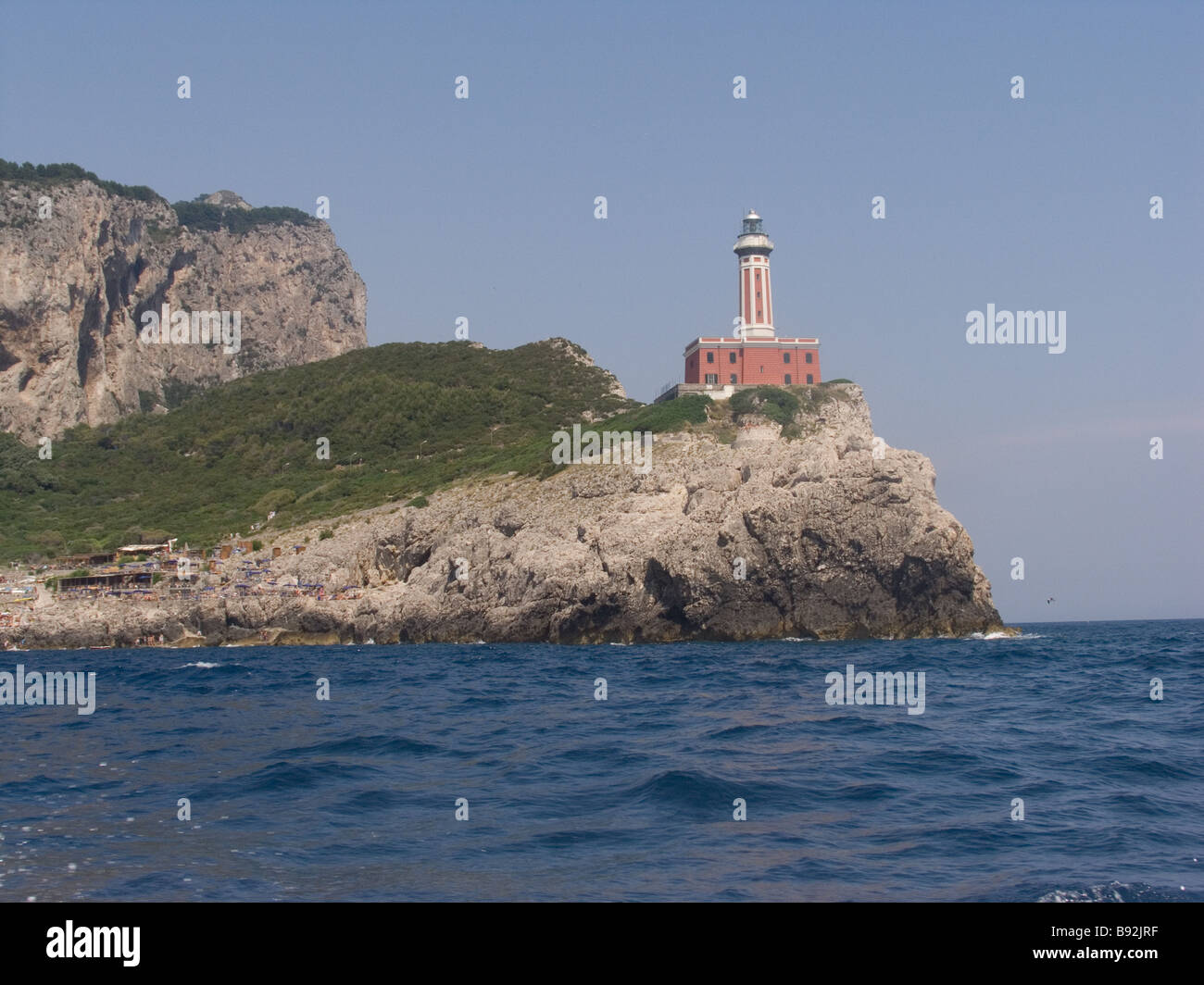 Lighthouse next to cliff hi-res stock photography and images - Alamy