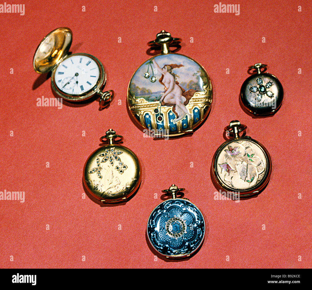 Exhibits from the collection of old watches of high historic and ...